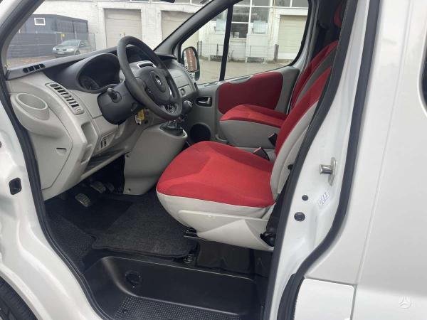 Balts Opel Vivaro 2011 Marijampole, ar dzinēja tilpumu 2.50 L un nobraukumu 274 tūkst. km par 10700 €, foto 11 vietnē AUTOMOTO.COM.LV