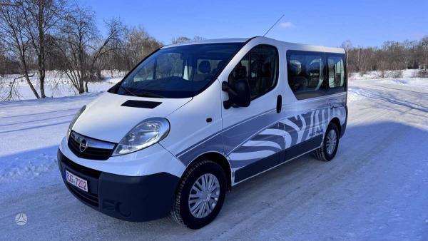White Opel Vivaro 2011 in Kelme, with an engine capacity of 2.00 L and mileage of 237 thousand km for 8700 €, photo 1 on AUTOMOTO.COM.LV