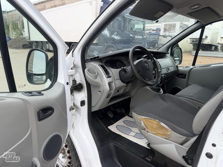 Balts Opel Vivaro 2011 Panevēža, ar dzinēja tilpumu 2.00 L un nobraukumu 158 tūkst. km par 3999 €, foto 10 vietnē AUTOMOTO.COM.LV
