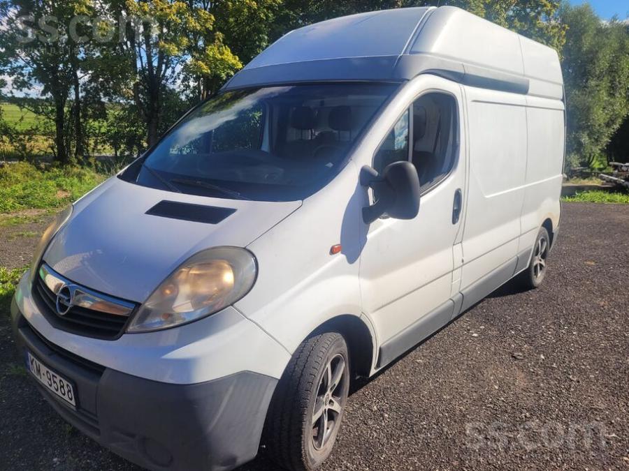 White Opel Vivaro 2011 in Riga, with an engine capacity of 2.50 L and mileage of 396 thousand km for 4500 €, photo 1 on AUTOMOTO.COM.LV