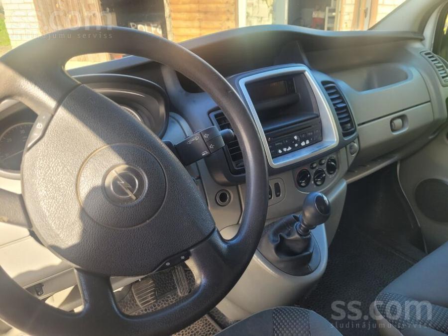 White Opel Vivaro 2011 in Riga, with an engine capacity of 2.50 L and mileage of 396 thousand km for 4500 €, photo 6 on AUTOMOTO.COM.LV