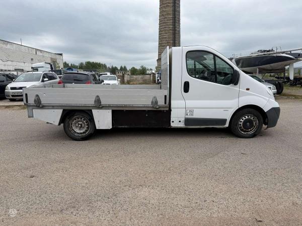 White Opel Vivaro 2011 in Panevezys, with an engine capacity of 2.00 L and mileage of 158 thousand km for 3450 €, photo 8 on AUTOMOTO.COM.LV