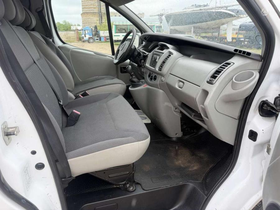 White Opel Vivaro 2011 in Panevezys, with an engine capacity of 2.00 L and mileage of 158 thousand km for 3450 €, photo 10 on AUTOMOTO.COM.LV