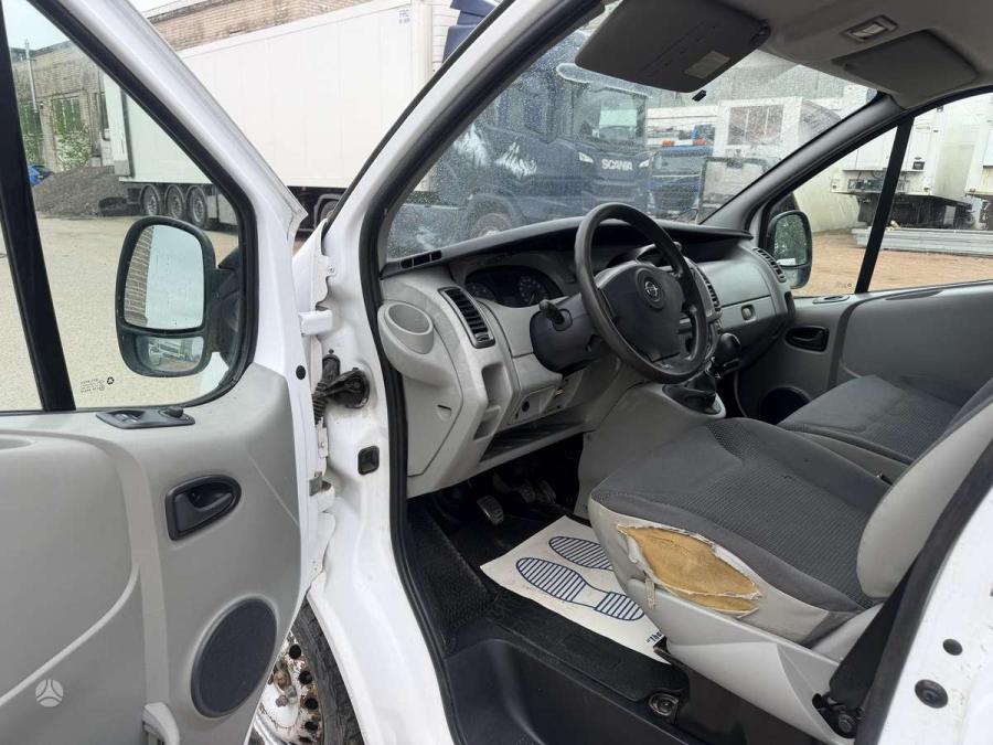 White Opel Vivaro 2011 in Panevezys, with an engine capacity of 2.00 L and mileage of 158 thousand km for 3450 €, photo 11 on AUTOMOTO.COM.LV