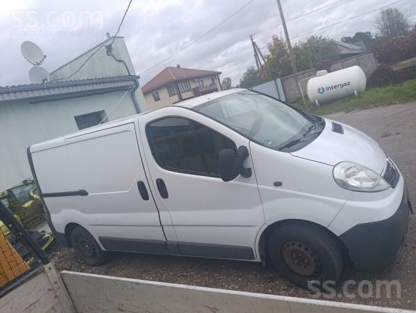 White Opel Vivaro 2011 in Daugavpils, with an engine capacity of 2.00 L and mileage of 261 thousand km for 3950 €, photo 4 on AUTOMOTO.COM.LV
