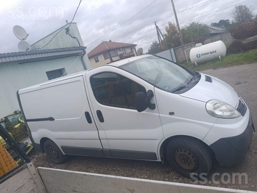 Balts Opel Vivaro 2011 Daugavpils, ar dzinēja tilpumu 2.00 L un nobraukumu 261 tūkst. km par 3950 €, foto 4 vietnē AUTOMOTO.COM.LV
