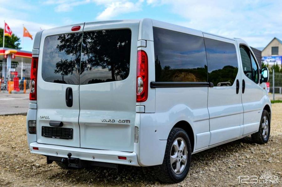 White Opel Vivaro 2012 in Kretinga, with an engine capacity of 2.00 L and mileage of 365 thousand km for 7250 €, photo 5 on AUTOMOTO.COM.LV