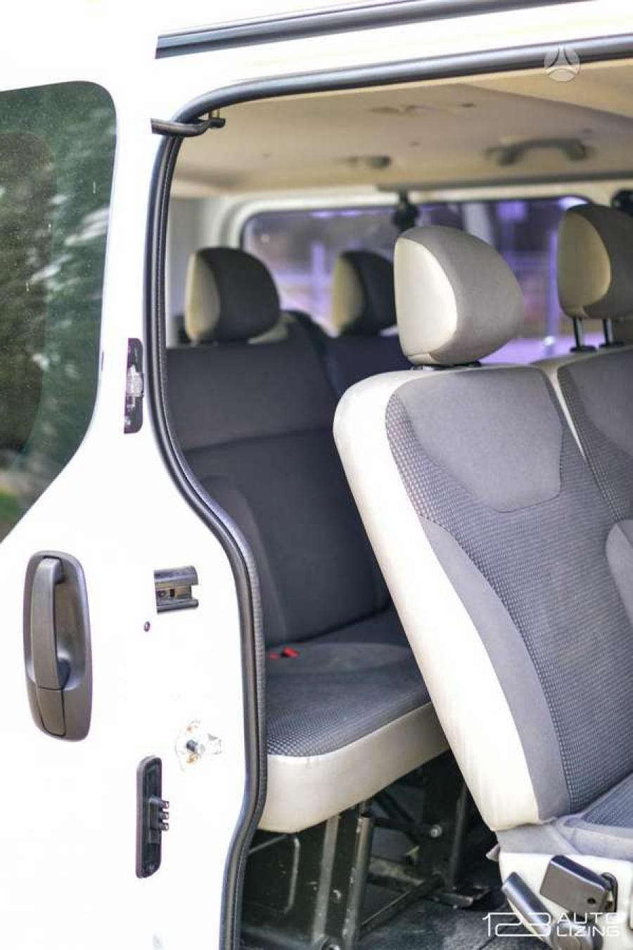 White Opel Vivaro 2012 in Kretinga, with an engine capacity of 2.00 L and mileage of 365 thousand km for 7250 €, photo 9 on AUTOMOTO.COM.LV