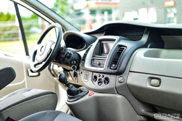 White Opel Vivaro 2012 in Kretinga, with an engine capacity of 2.00 L and mileage of 365 thousand km for 7250 €, photo 10 on AUTOMOTO.COM.LV