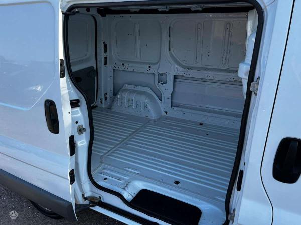 Balts Opel Vivaro 2012 Raseiniai, ar dzinēja tilpumu 2.00 L un nobraukumu 245 tūkst. km par 3950 €, foto 9 vietnē AUTOMOTO.COM.LV