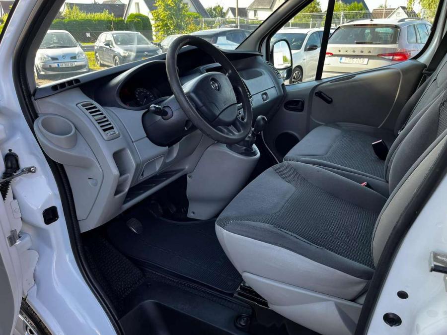 Balts Opel Vivaro 2012 Raseiniai, ar dzinēja tilpumu 2.00 L un nobraukumu 245 tūkst. km par 3950 €, foto 16 vietnē AUTOMOTO.COM.LV