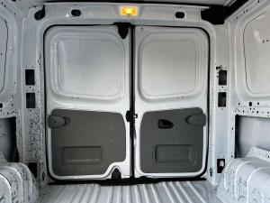 Balts Opel Vivaro 2012 Raseiniai, ar dzinēja tilpumu 2.00 L un nobraukumu 245 tūkst. km par 3950 €, foto 17 vietnē AUTOMOTO.COM.LV