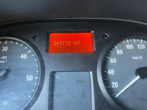 Balts Opel Vivaro 2012 Raseiniai, ar dzinēja tilpumu 2.00 L un nobraukumu 245 tūkst. km par 3950 €, foto 18 vietnē AUTOMOTO.COM.LV