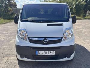 Balts Opel Vivaro 2012 Utena, ar dzinēja tilpumu 2.00 L un nobraukumu 208 tūkst. km par 9650 €, foto  vietnē AUTOMOTO.COM.LV