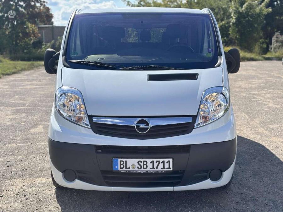 Balts Opel Vivaro 2012 Utena, ar dzinēja tilpumu 2.00 L un nobraukumu 208 tūkst. km par 9650 €, foto 1 vietnē AUTOMOTO.COM.LV