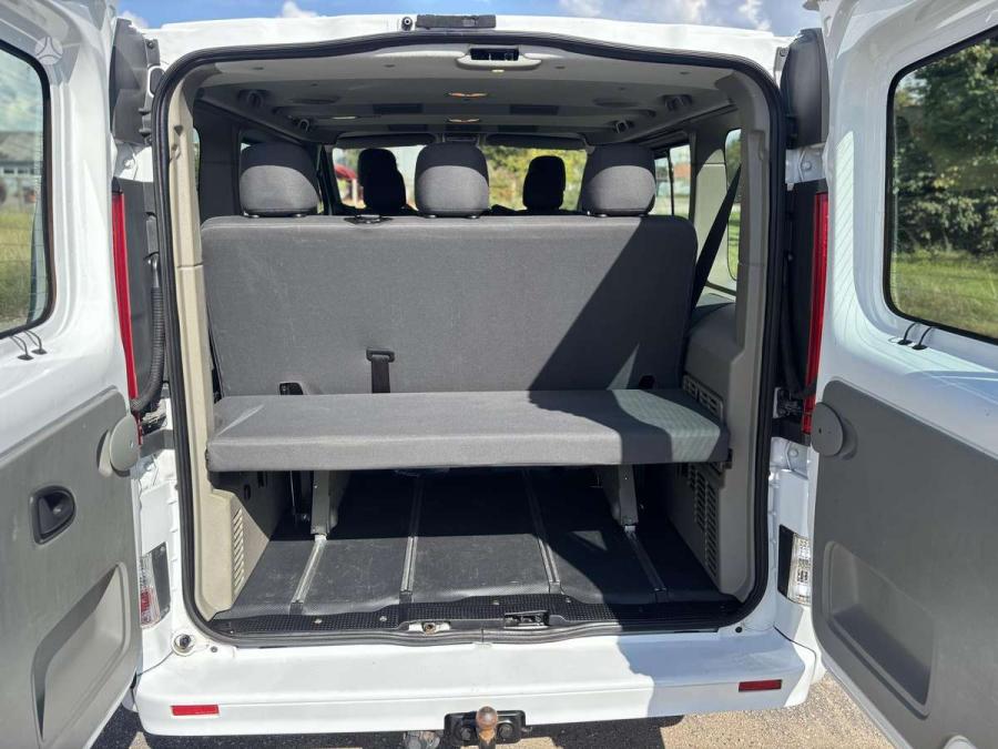 Balts Opel Vivaro 2012 Utena, ar dzinēja tilpumu 2.00 L un nobraukumu 208 tūkst. km par 9650 €, foto 7 vietnē AUTOMOTO.COM.LV