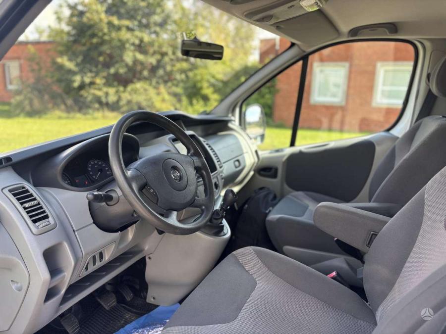 Balts Opel Vivaro 2012 Utena, ar dzinēja tilpumu 2.00 L un nobraukumu 208 tūkst. km par 9650 €, foto 14 vietnē AUTOMOTO.COM.LV