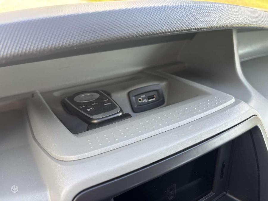 Balts Opel Vivaro 2012 Utena, ar dzinēja tilpumu 2.00 L un nobraukumu 208 tūkst. km par 9650 €, foto 16 vietnē AUTOMOTO.COM.LV