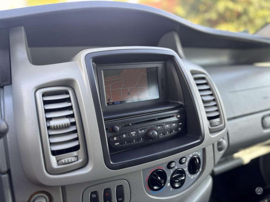 Balts Opel Vivaro 2012 Utena, ar dzinēja tilpumu 2.00 L un nobraukumu 208 tūkst. km par 9650 €, foto 19 vietnē AUTOMOTO.COM.LV