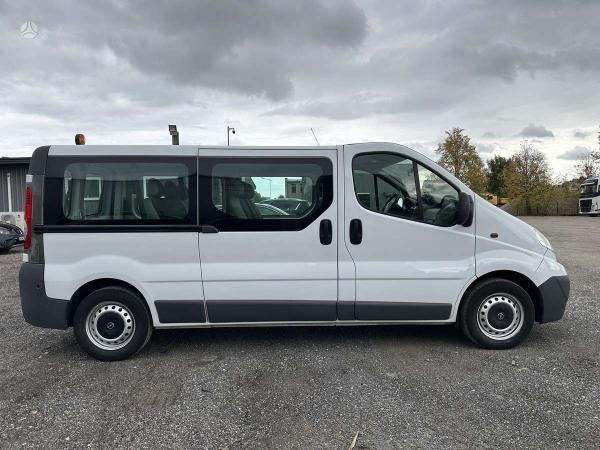Balts Opel Vivaro 2013 Kelmė, ar dzinēja tilpumu 2.00 L un nobraukumu 296 tūkst. km par 7700 €, foto 5 vietnē AUTOMOTO.COM.LV