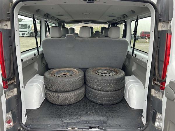 Balts Opel Vivaro 2013 Kelmė, ar dzinēja tilpumu 2.00 L un nobraukumu 296 tūkst. km par 7700 €, foto 9 vietnē AUTOMOTO.COM.LV