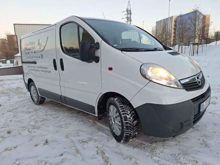 White Opel Vivaro 2014 in Vilnius, with an engine capacity of 2.00 L and mileage of 271 thousand km for 5700 €, photo 1 on AUTOMOTO.COM.LV