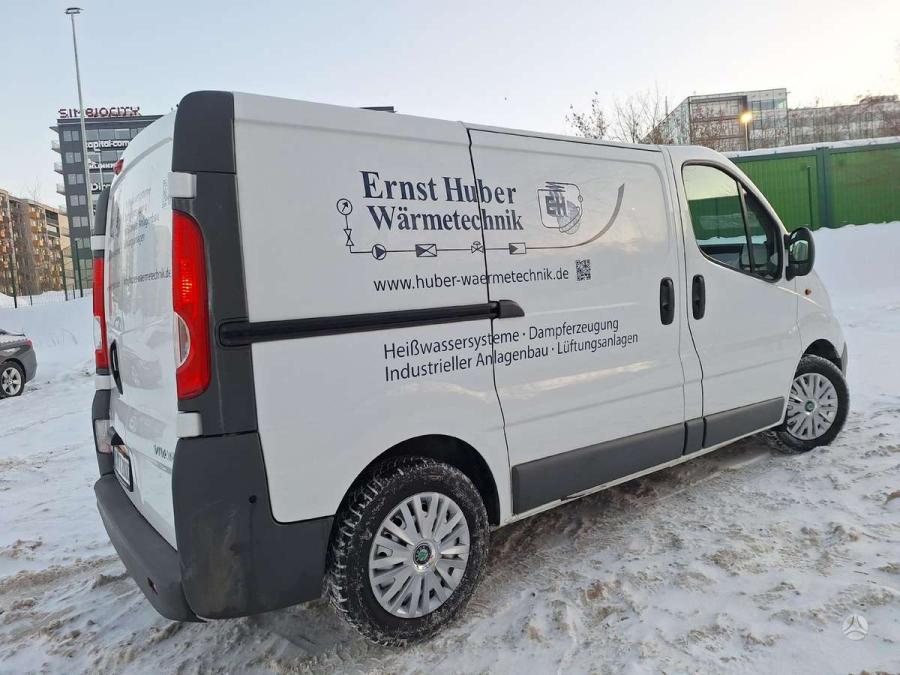 White Opel Vivaro 2014 in Vilnius, with an engine capacity of 2.00 L and mileage of 271 thousand km for 5700 €, photo 3 on AUTOMOTO.COM.LV