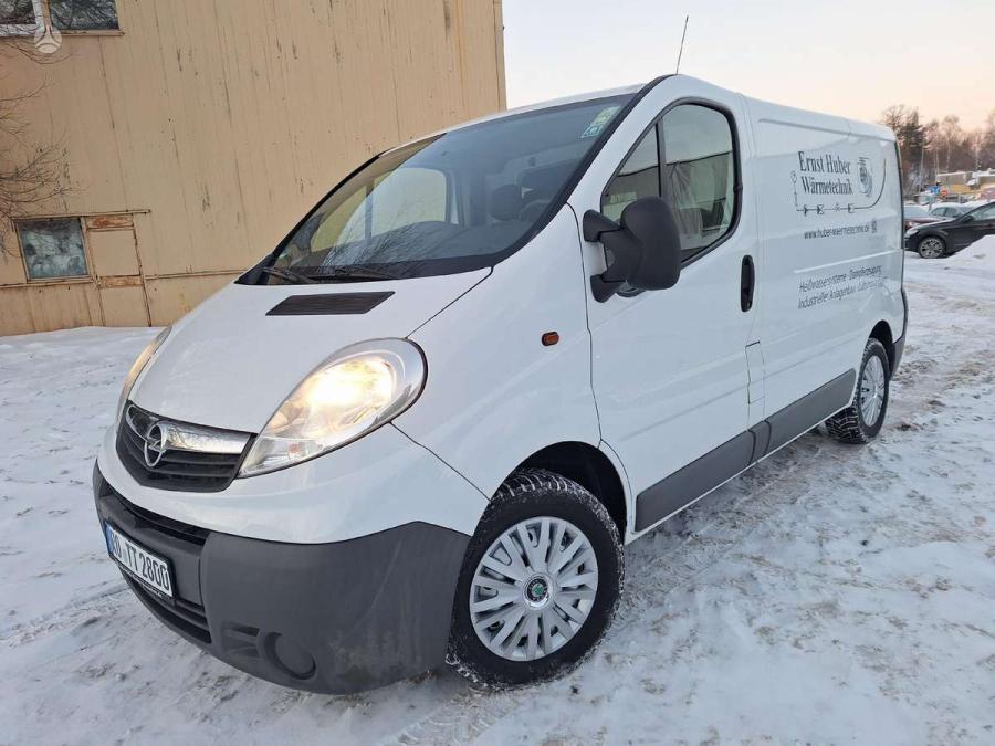 White Opel Vivaro 2014 in Vilnius, with an engine capacity of 2.00 L and mileage of 271 thousand km for 5700 €, photo 7 on AUTOMOTO.COM.LV