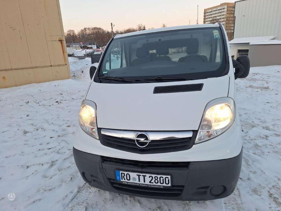 White Opel Vivaro 2014 in Vilnius, with an engine capacity of 2.00 L and mileage of 271 thousand km for 5700 €, photo 8 on AUTOMOTO.COM.LV