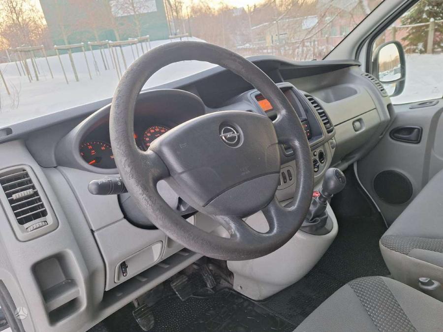 White Opel Vivaro 2014 in Vilnius, with an engine capacity of 2.00 L and mileage of 271 thousand km for 5700 €, photo 11 on AUTOMOTO.COM.LV