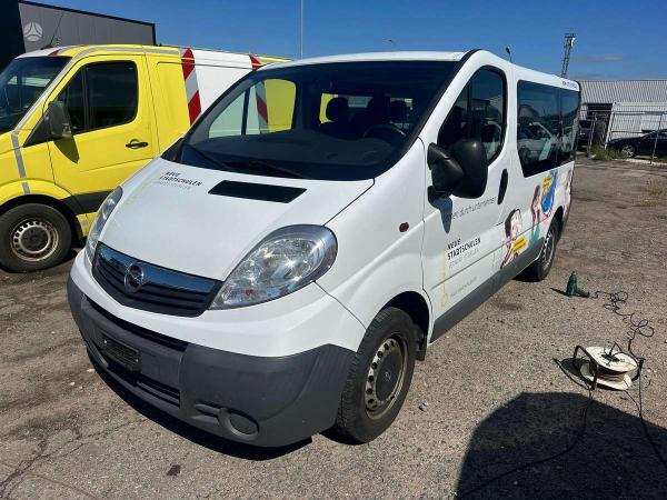 White Opel Vivaro 2014 in Kaunas, with an engine capacity of 2.00 L and mileage of 77 thousand km for 7400 €, photo 1 on AUTOMOTO.COM.LV