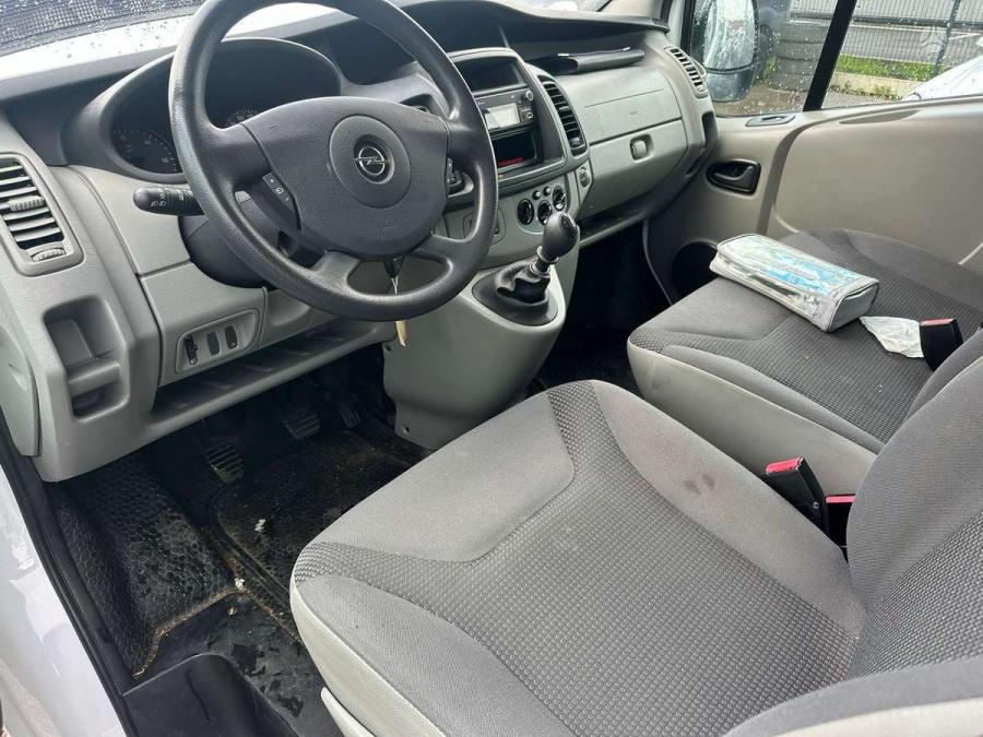Balts Opel Vivaro 2014 Kauņa, ar dzinēja tilpumu 2.00 L un nobraukumu 77 tūkst. km par 7400 €, foto 12 vietnē AUTOMOTO.COM.LV