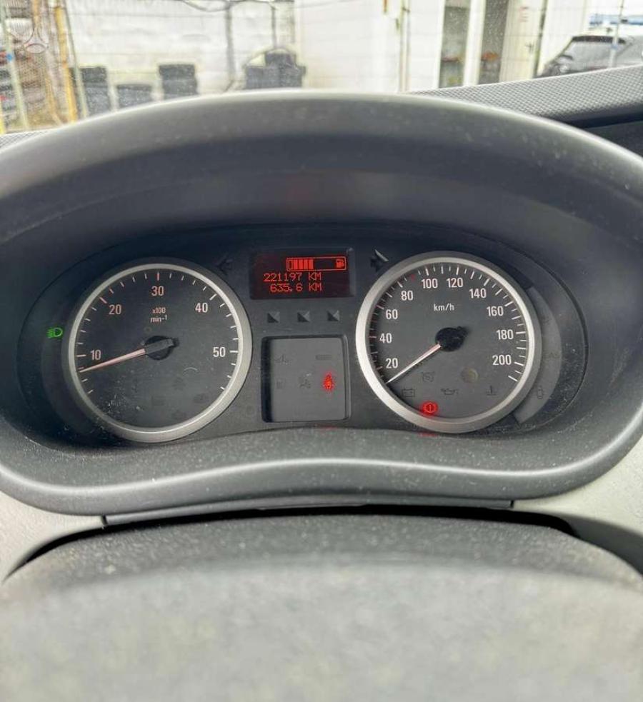 Balts Opel Vivaro 2014 Kauņa, ar dzinēja tilpumu 2.00 L un nobraukumu 222 tūkst. km par 5700 €, foto 15 vietnē AUTOMOTO.COM.LV