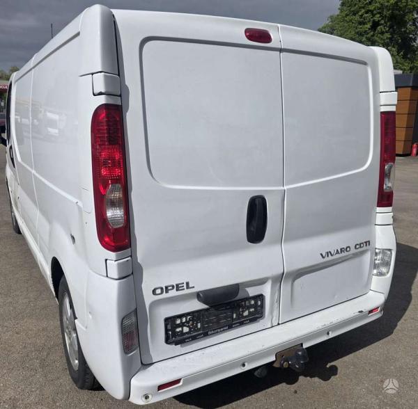 Balts Opel Vivaro 2014 Marijampole, ar dzinēja tilpumu 2.00 L un nobraukumu 249 tūkst. km par 4700 €, foto 4 vietnē AUTOMOTO.COM.LV