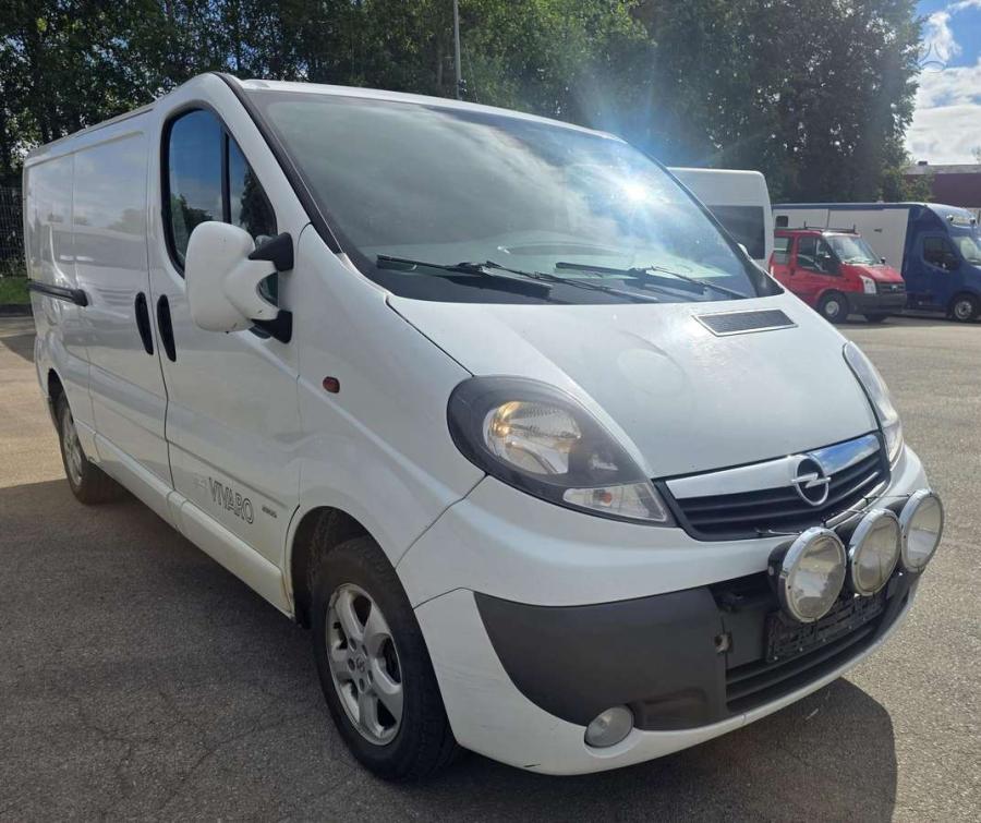 White Opel Vivaro 2014 in Marijampole, with an engine capacity of 2.00 L and mileage of 249 thousand km for 4700 €, photo 8 on AUTOMOTO.COM.LV