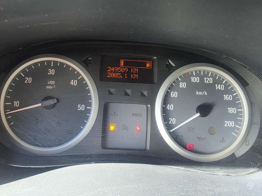 White Opel Vivaro 2014 in Marijampole, with an engine capacity of 2.00 L and mileage of 249 thousand km for 4700 €, photo 12 on AUTOMOTO.COM.LV