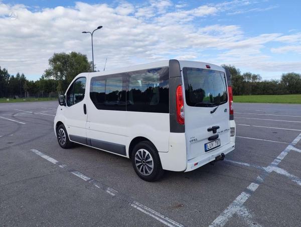 White Opel Vivaro 2014 in Panevezys, with an engine capacity of 2.00 L and mileage of 355 thousand km for 7499 €, photo 4 on AUTOMOTO.COM.LV