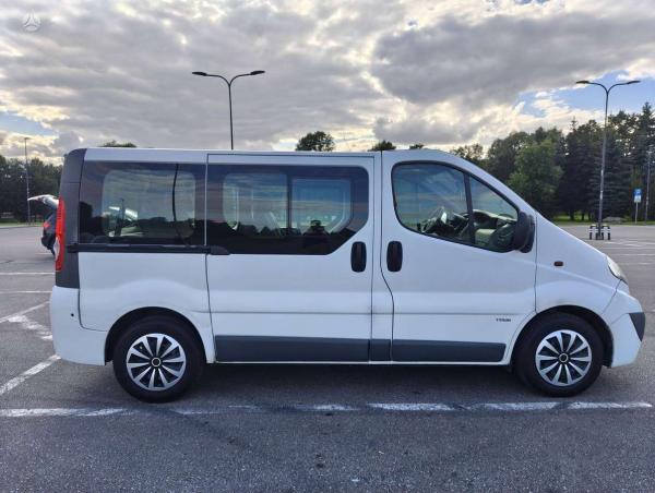 White Opel Vivaro 2014 in Panevezys, with an engine capacity of 2.00 L and mileage of 355 thousand km for 7499 €, photo 7 on AUTOMOTO.COM.LV
