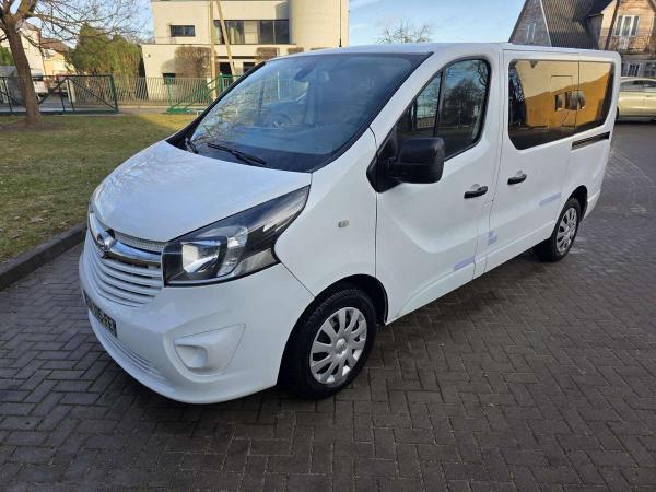 White Opel Vivaro 2016 in Taurage, with an engine capacity of 1.60 L and mileage of 215 thousand km for 6000 €, photo 2 on AUTOMOTO.COM.LV