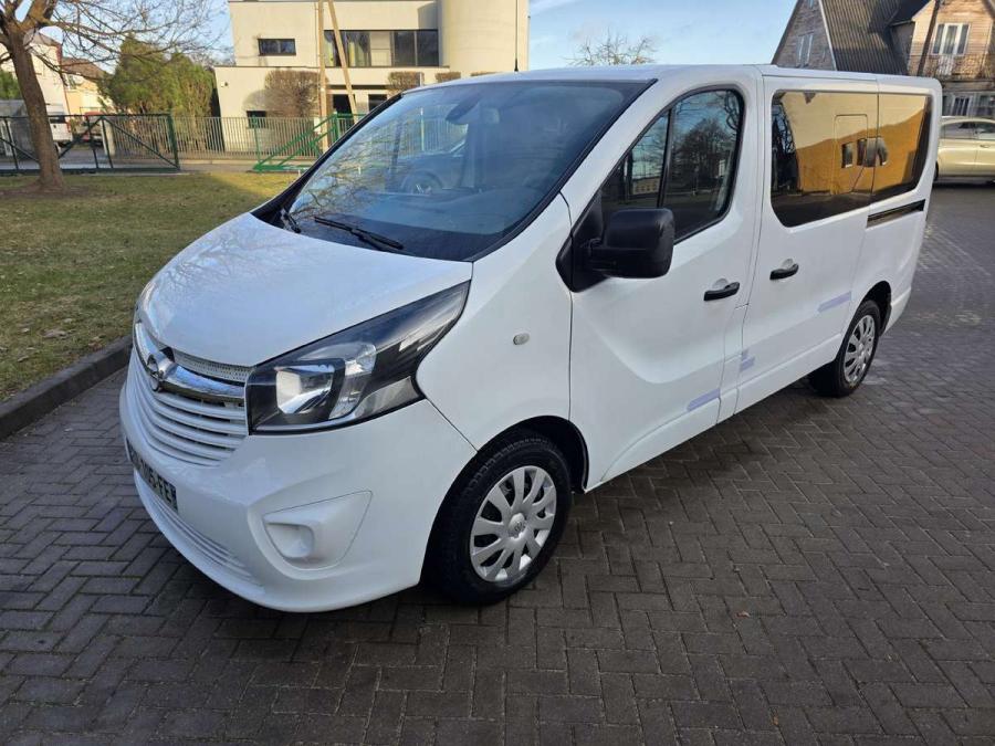 Balts Opel Vivaro 2016 Tauragė, ar dzinēja tilpumu 1.60 L un nobraukumu 215 tūkst. km par 6000 €, foto 2 vietnē AUTOMOTO.COM.LV