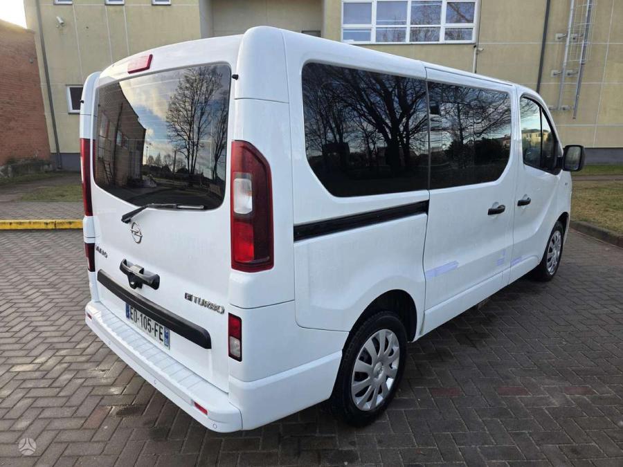 Balts Opel Vivaro 2016 Tauragė, ar dzinēja tilpumu 1.60 L un nobraukumu 215 tūkst. km par 6000 €, foto 3 vietnē AUTOMOTO.COM.LV