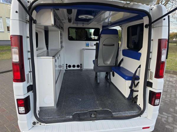 White Opel Vivaro 2016 in Taurage, with an engine capacity of 1.60 L and mileage of 215 thousand km for 6000 €, photo 6 on AUTOMOTO.COM.LV