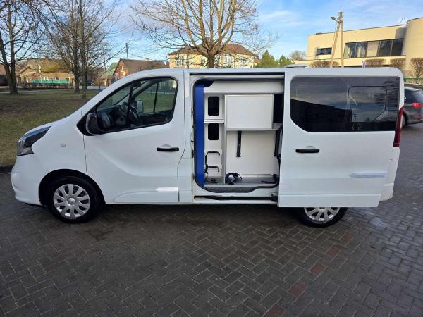 White Opel Vivaro 2016 in Taurage, with an engine capacity of 1.60 L and mileage of 215 thousand km for 6000 €, photo 8 on AUTOMOTO.COM.LV