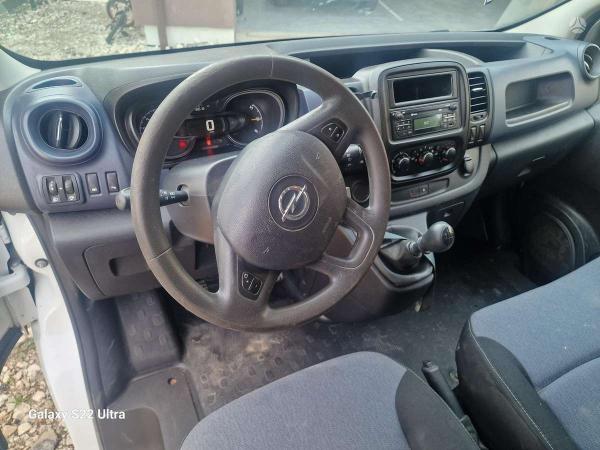 Balts Opel Vivaro 2016 Kauņa, ar dzinēja tilpumu 1.60 L un nobraukumu 294 tūkst. km par 3500 €, foto 6 vietnē AUTOMOTO.COM.LV