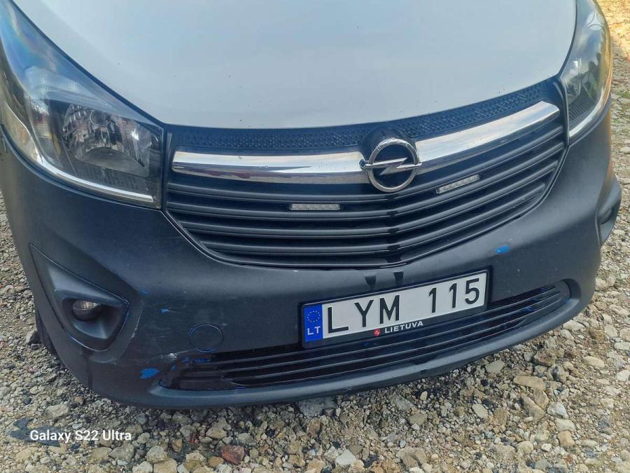 White Opel Vivaro 2016 in Kaunas, with an engine capacity of 1.60 L and mileage of 294 thousand km for 3500 €, photo 9 on AUTOMOTO.COM.LV