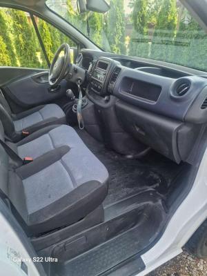 White Opel Vivaro 2016 in Kaunas, with an engine capacity of 1.60 L and mileage of 294 thousand km for 3500 €, photo 19 on AUTOMOTO.COM.LV