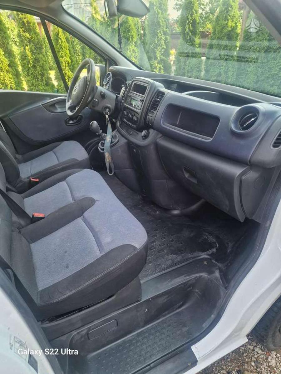 White Opel Vivaro 2016 in Kaunas, with an engine capacity of 1.60 L and mileage of 294 thousand km for 3500 €, photo 19 on AUTOMOTO.COM.LV