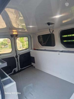 White Opel Vivaro 2016 in Kaunas, with an engine capacity of 1.60 L and mileage of 294 thousand km for 3500 €, photo 20 on AUTOMOTO.COM.LV