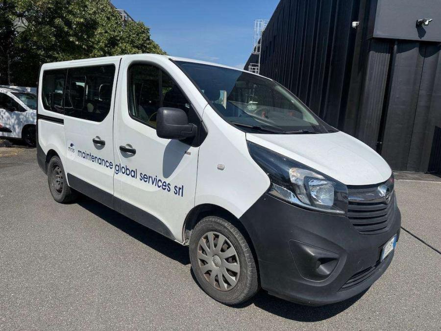 Balts Opel Vivaro 2016 Šauļi, ar dzinēja tilpumu 1.60 L un nobraukumu 300 tūkst. km par 8700 €, foto 4 vietnē AUTOMOTO.COM.LV