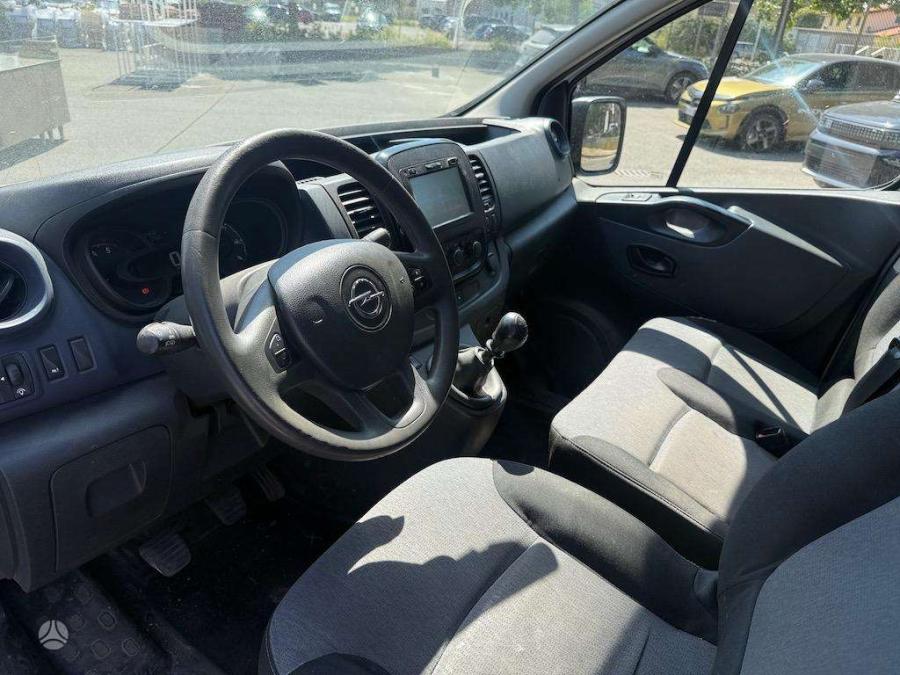 Balts Opel Vivaro 2016 Šauļi, ar dzinēja tilpumu 1.60 L un nobraukumu 300 tūkst. km par 8700 €, foto 11 vietnē AUTOMOTO.COM.LV